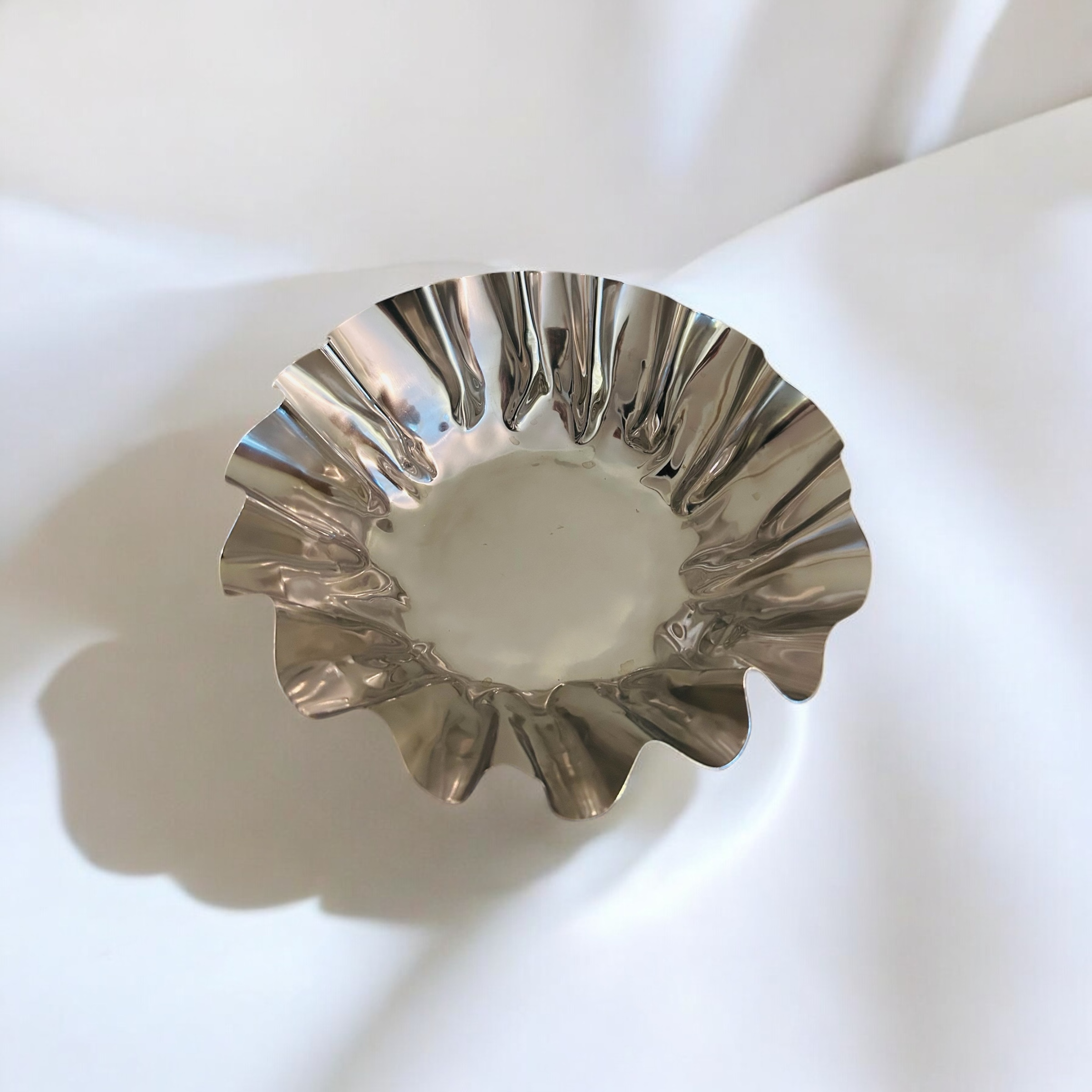 Wavy Metallic Bowl – Flock Studio